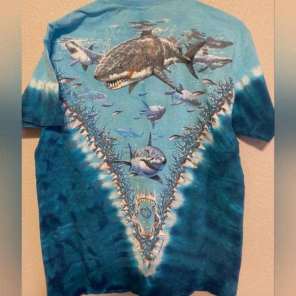 Liquid Blue | Shirts | Liquid Blue Great White Shark Tshirt | Poshmark